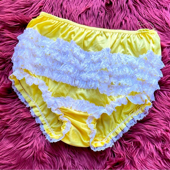 Vintage | Intimates & Sleepwear | Yellow White Lace Ruffle Vintage ...